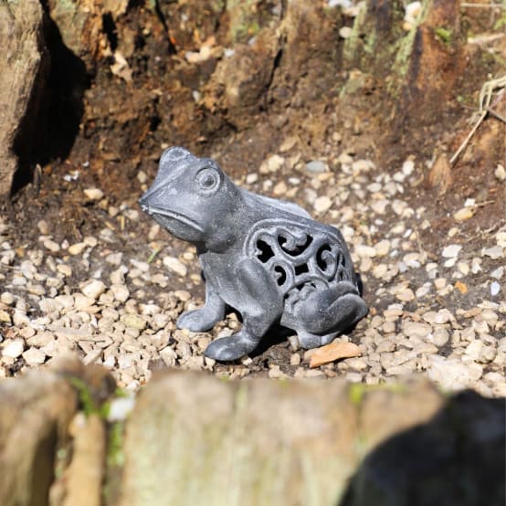 Grenouille en fonte noire 13 x 11 cm Chemin de campagne - Jardiland