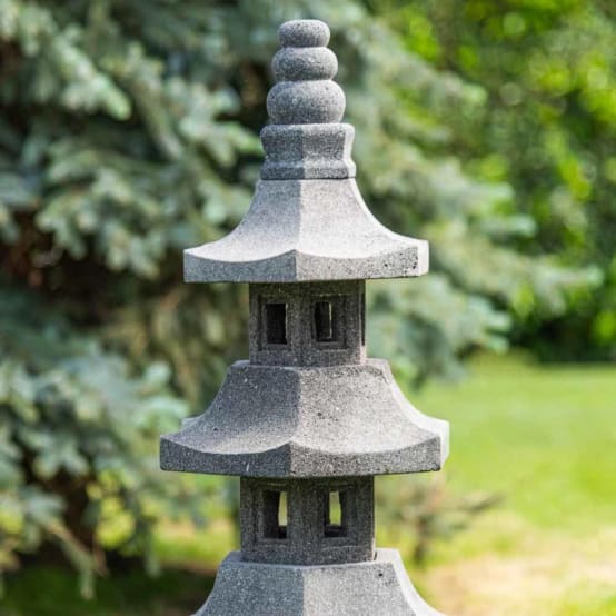 Lanterne japonaise pagode en pierre de lave jardin zen 100 cm - Jardiland