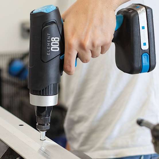 Sertisseuse 1 batterie 18V 2Ah SCELL IT pour écrous à sertir M3 - M6 - E-008-1XBAT - Jardiland