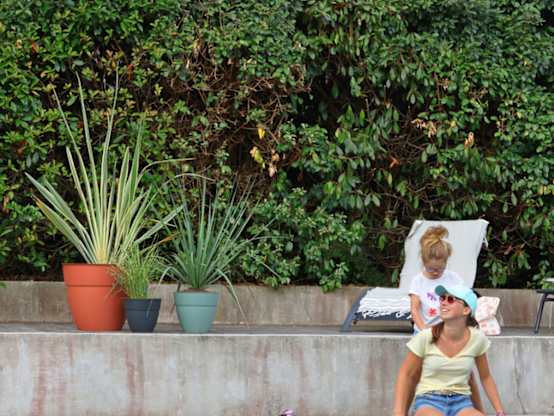 Pot de fleur rond Osaka Ø 70 x H.61,8 cm Orange terre battue - Eda ...