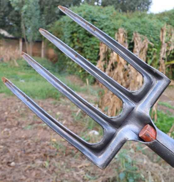 Fourche de retournement de sol tout acier Fourche en acier à 4 dents ...