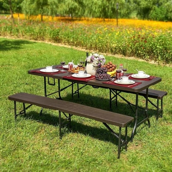 Lot table pliante 8 personnes "effet bois" + 2 bancs 4 pers - Jardiland
