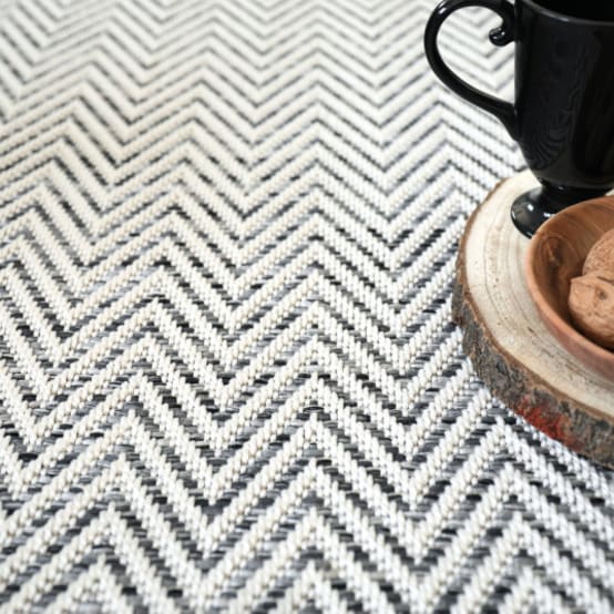 Tapis intérieur / extérieur - Java Chevron blanc - Ganse noire - 160 x ...