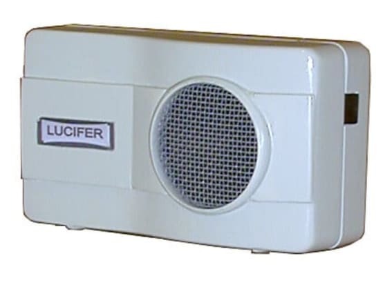 Repousseur ultrasons contre rats et souris secteur et pile - LUCIFER ...