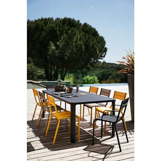 Table de jardin rectangulaire alu carbone 8 personnes Oleron Fermob ...